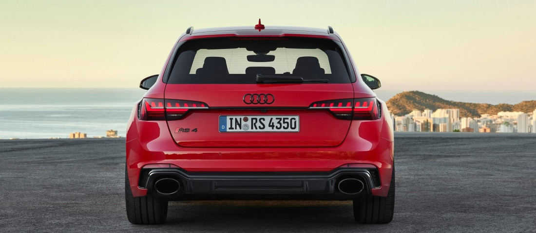Audi RS4: dimensioni, interni, motori, prezzi e concorrenti - AutoScout24
