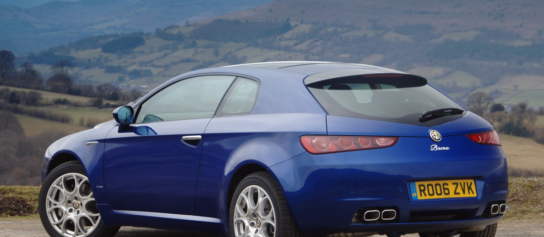 Alfa Romeo Brera: dimensioni, interni, motori, prezzi e concorrenti ...