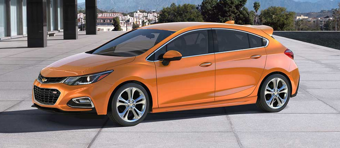 Chevrolet Cruze: dimensioni, interni, motori, prezzi e concorrenti ...