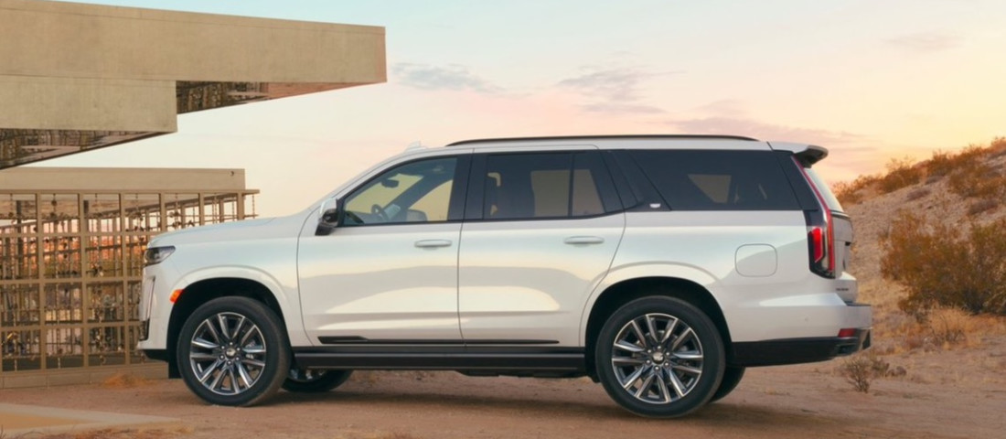 Cadillac Escalade: dimensioni, interni, motori, prezzi e concorrenti ...