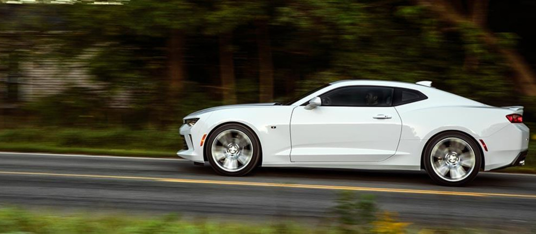 Chevrolet Camaro: dimensioni, interni, motori, prezzi e concorrenti ...