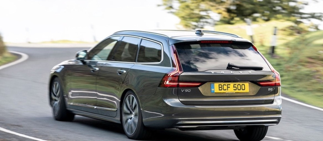 Volvo V90: dimensioni, interni, motori, prezzi e concorrenti - AutoScout24