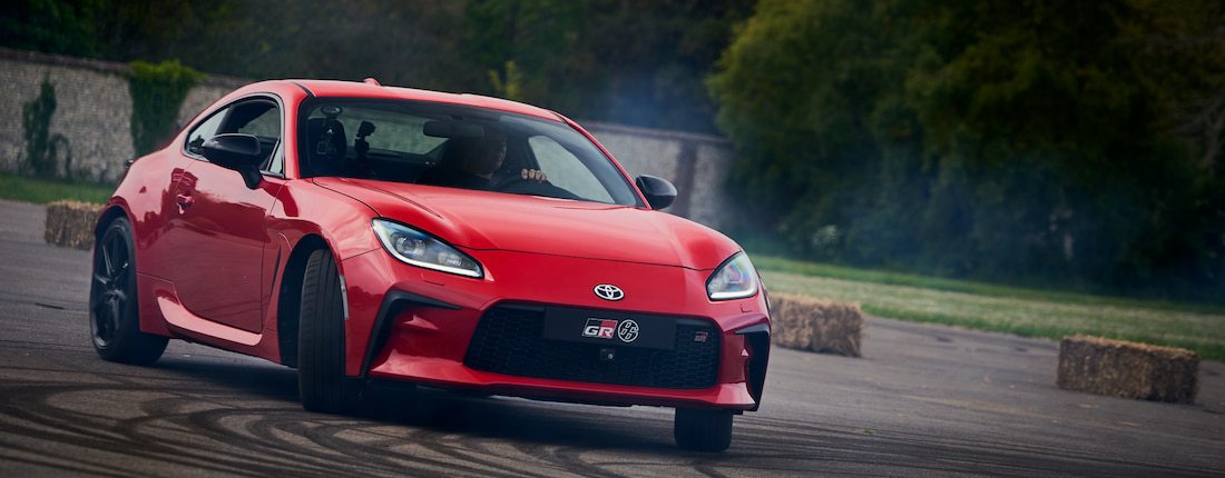Toyota GR 86: dimensioni, interni, motori, prezzi e concorrenti ...