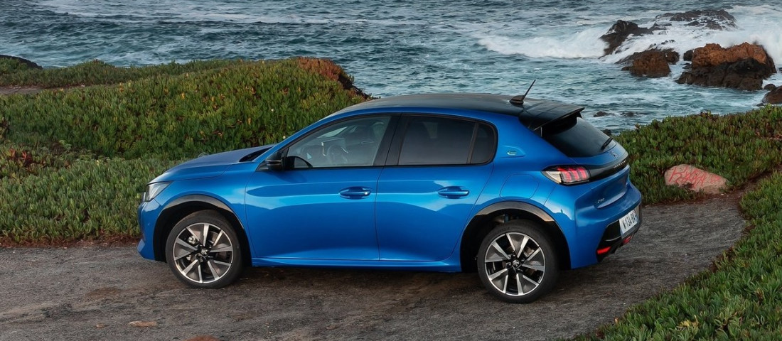 Peugeot e-208: dimensioni, interni, motori, prezzi e concorrenti ...